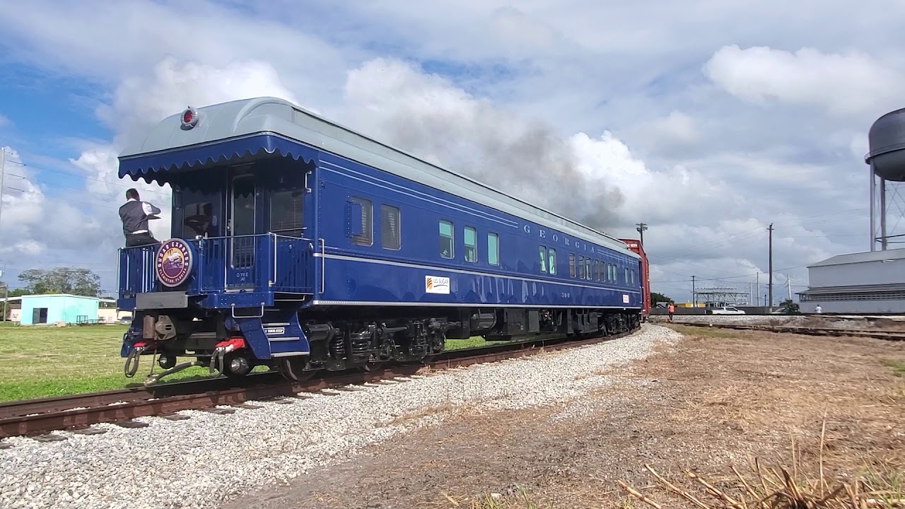 USSC #148 Sugar Express leaving Belle Glade - YouTube