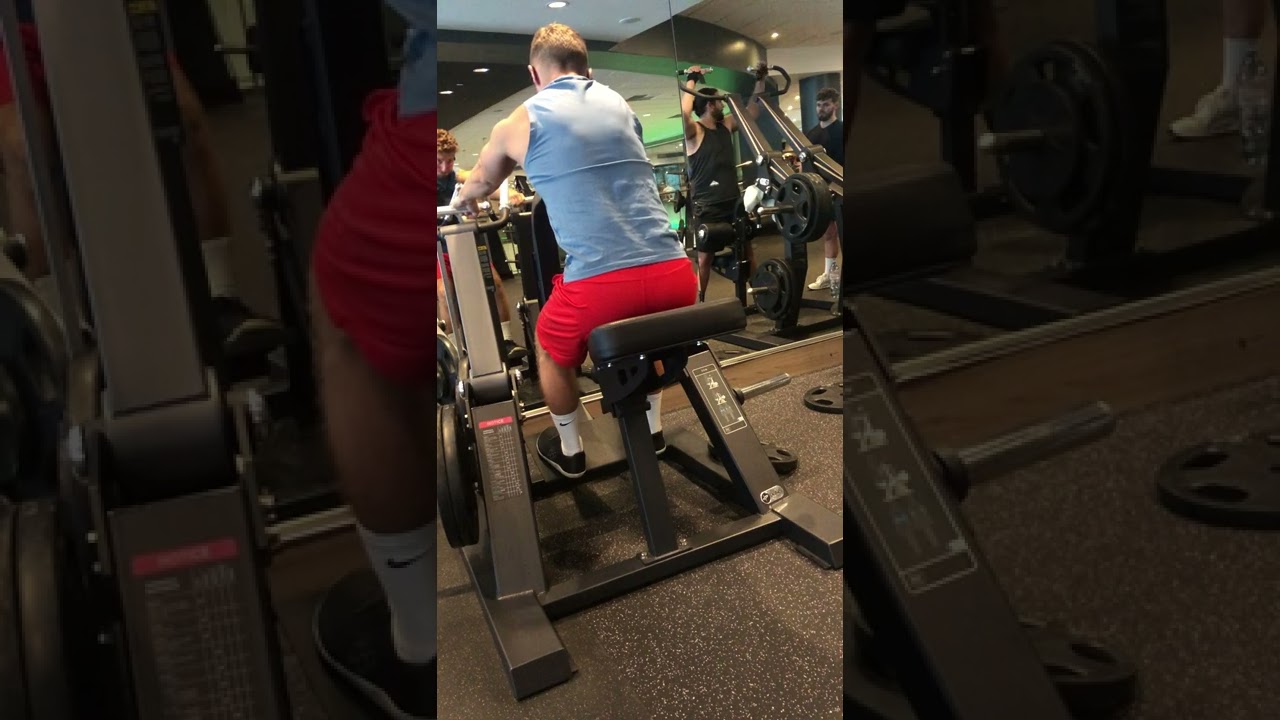 Chest Supported Pronated Rows - YouTube