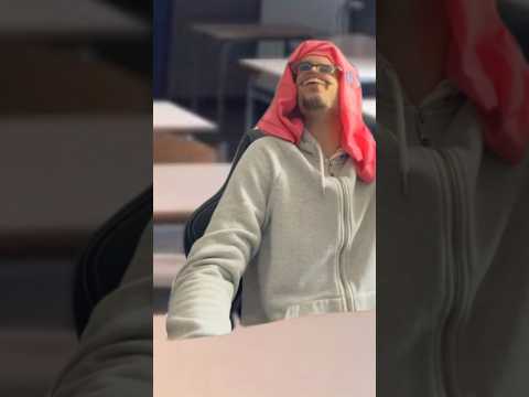 Cette fille en classe… 🥵