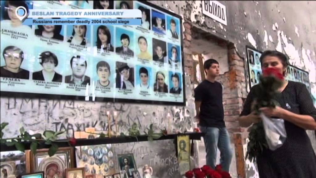 Russians mourn the victims of Beslan school massacre on the 10th ...