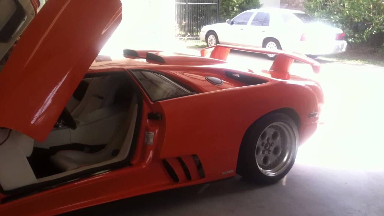 Orange Lamborghini Diablo - YouTube