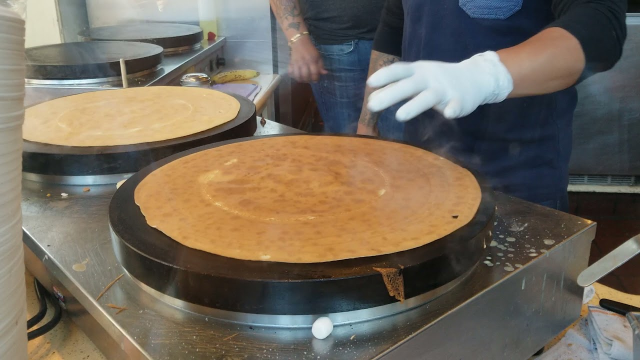how people make dessert crepes in san Francisco #shorts - YouTube