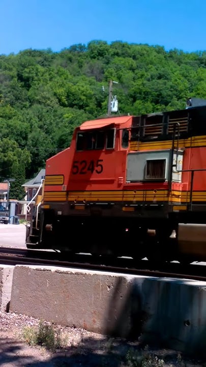 Dash 9 With K5HL leads a manifest train #train #railroad #bnsftrains #bnsf #bnsfrailfan - YouTube