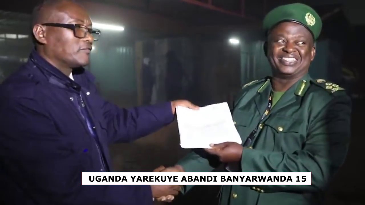 Uganda yarekuye abandi banyarwanda 15 - YouTube