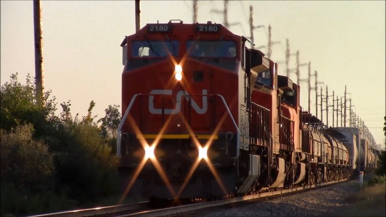CN 2180 Leads CN 2654 & CN 5618 @ South Haven - YouTube