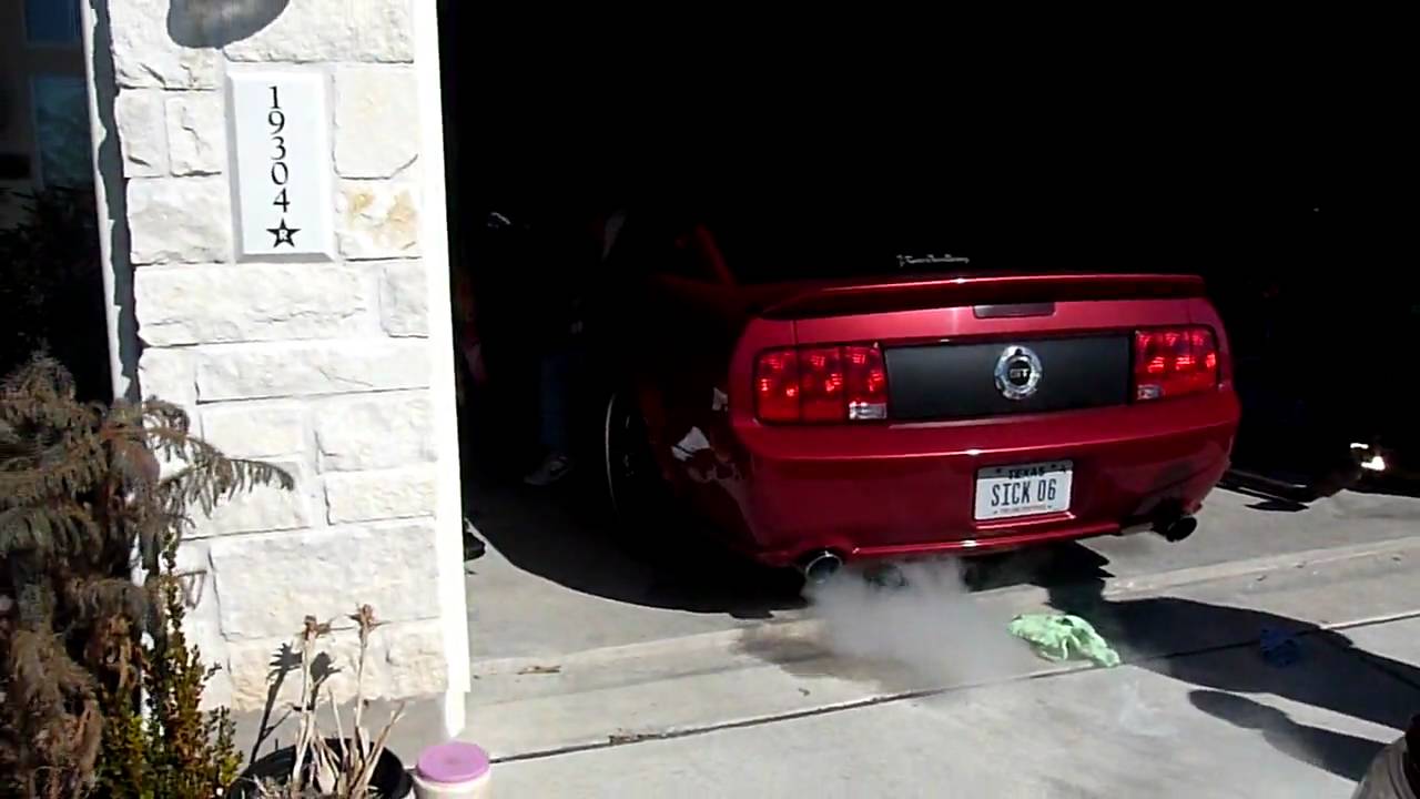 SICK 06 Mustang GT MAC Prochamber Idle and Rev - YouTube