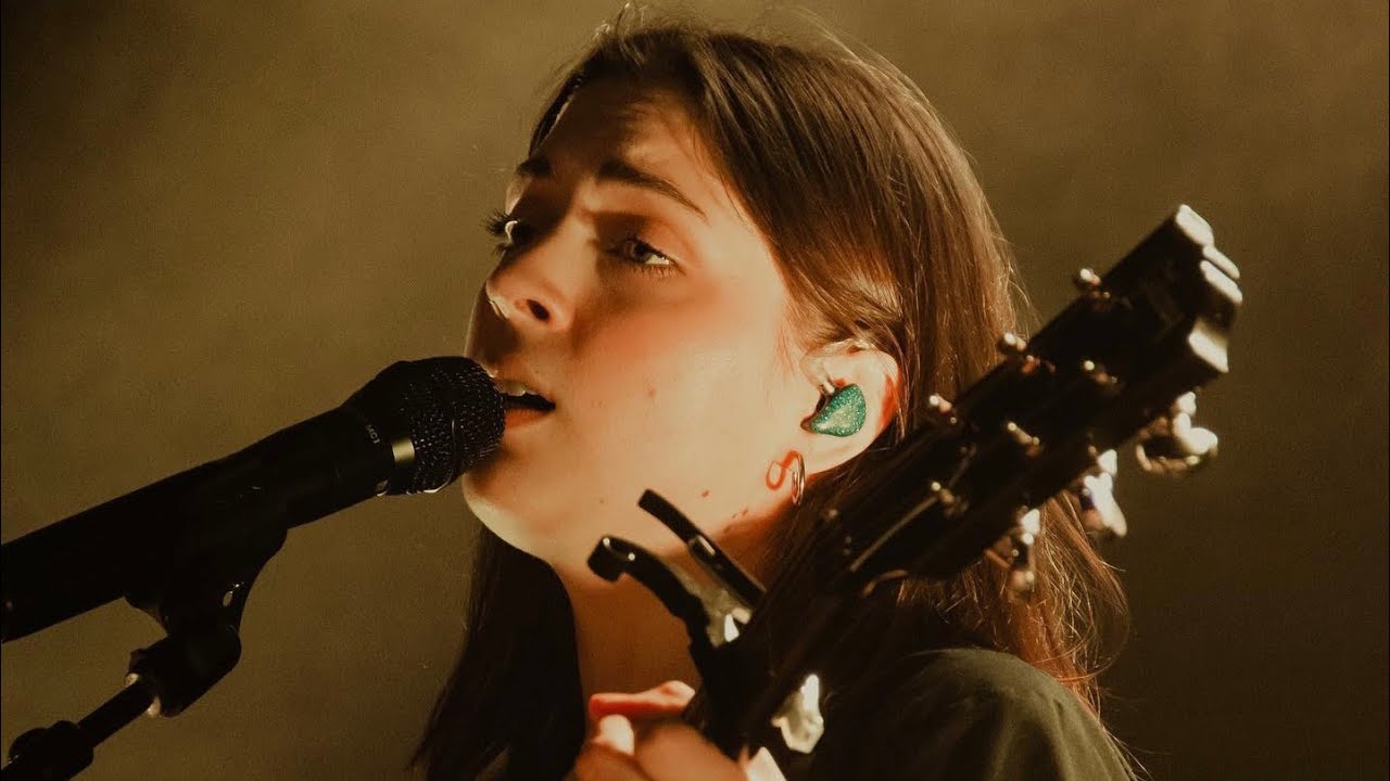 lizzy mcalpine - “emma” (new song) - YouTube