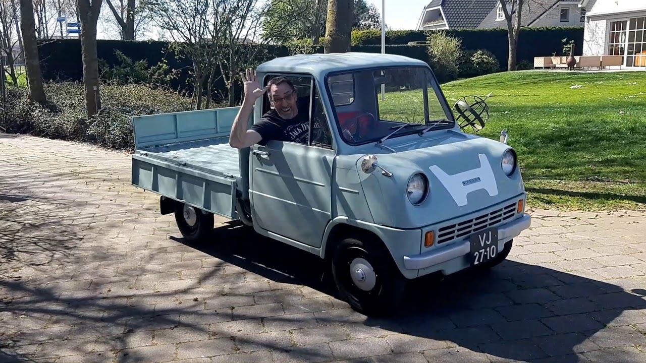 Honda T500 - Dirk waving - YouTube