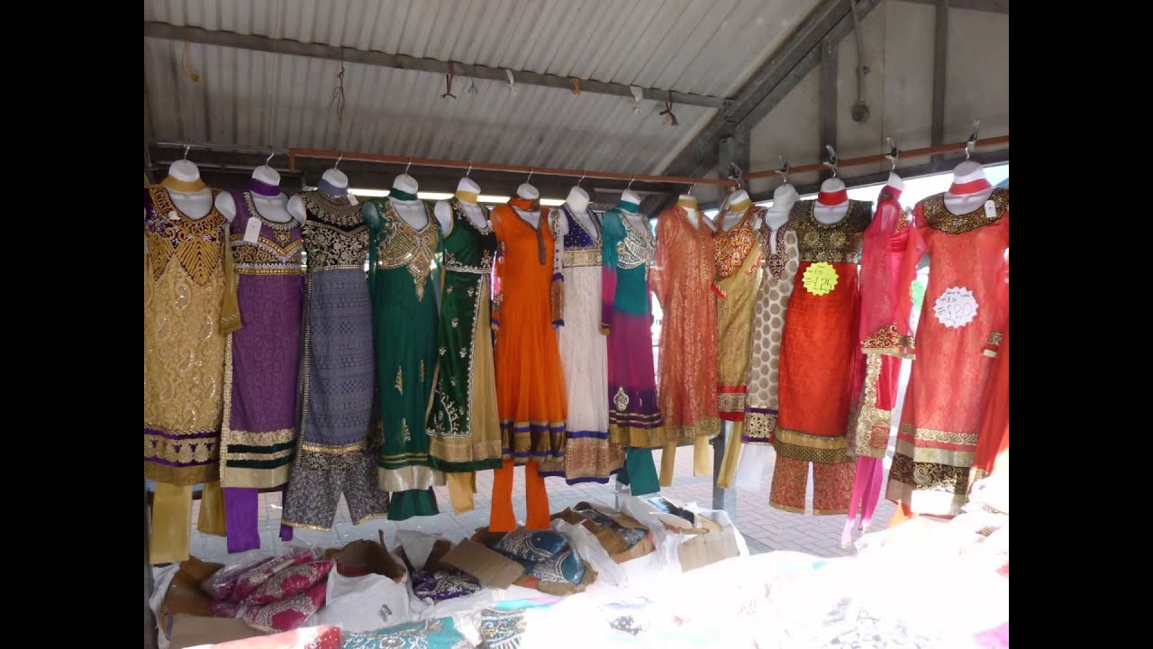 Pakistani clothes in Leeds Market / Пакистанская одежда на рынке Лидс ...