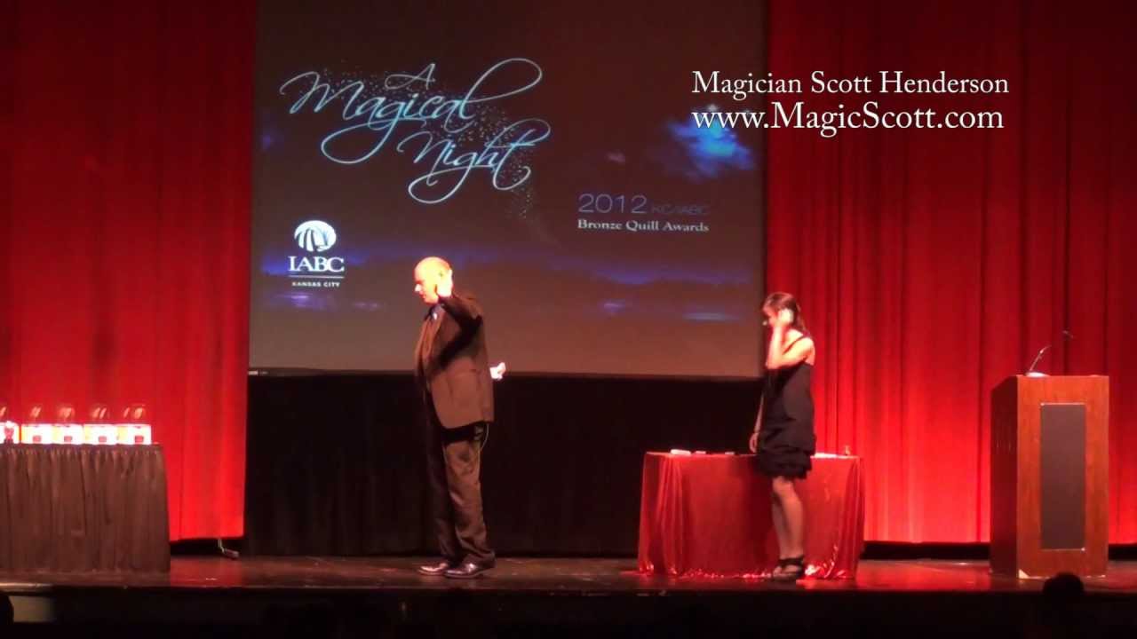 Kansas City Magician Scott Henderson performing a corporate magic show ...