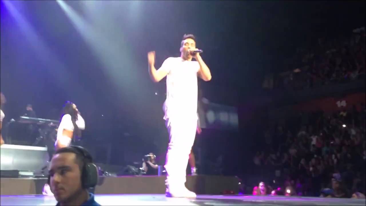 Prince Royce Muscles & Biceps Flexing Montage - YouTube