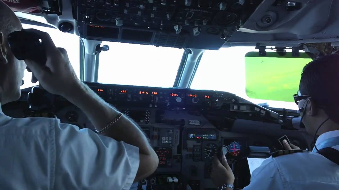 Amazing Valencia MD-80 Cockpit Video Take-Off Venezuela HD.720p - YouTube