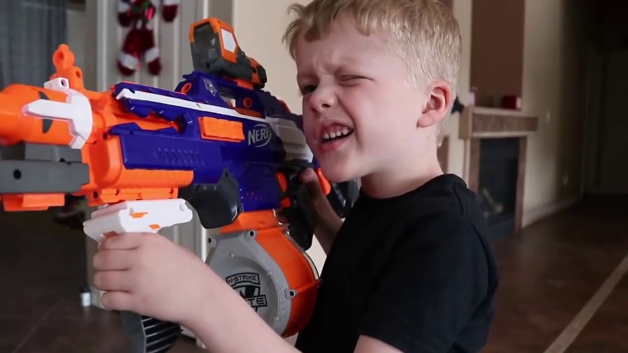 Extreme Toys TV MixUp! Ethan Vs Cole Animal Nerf Battle! Sneak Attack ...