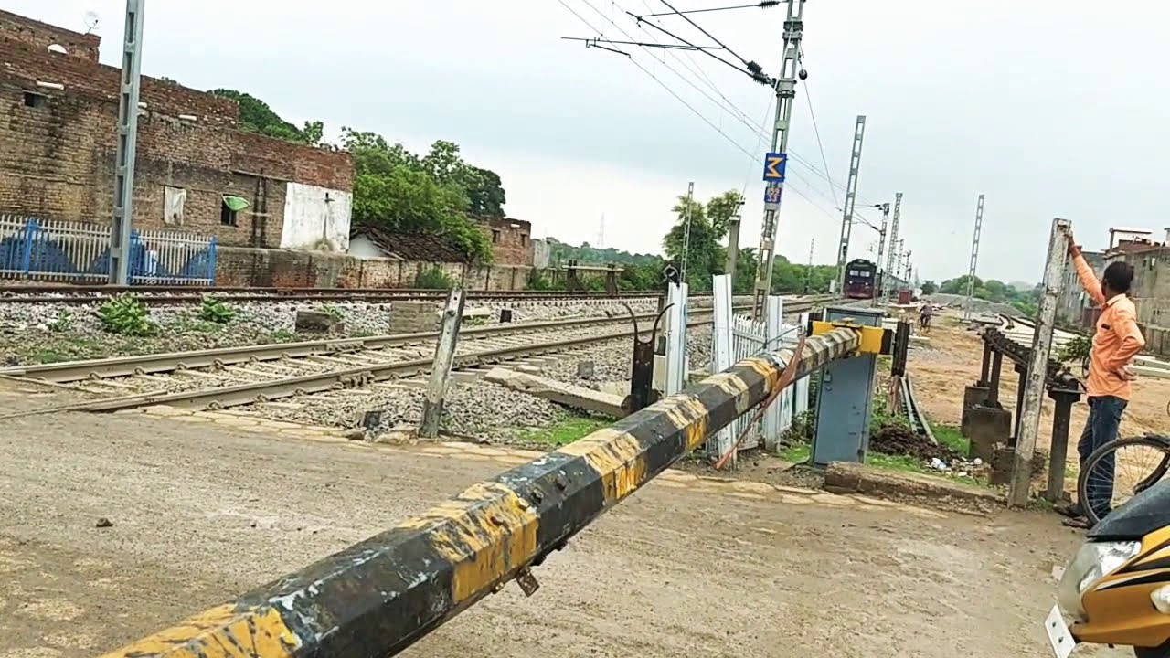 Train No 51804 KANPUR-JHANSI PASSENGER Passing through crossing near # ...