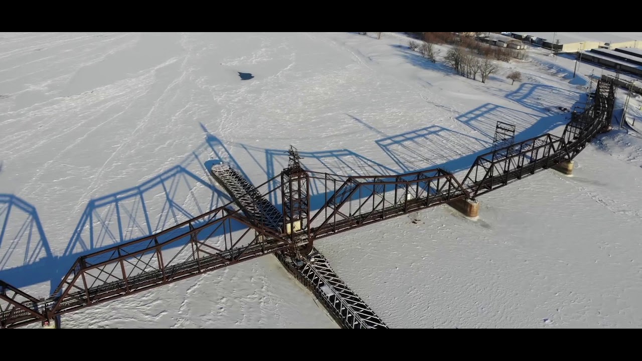 Crescent Railroad Bridge, Davenport, IA Drone Flight (2-18-21) - YouTube