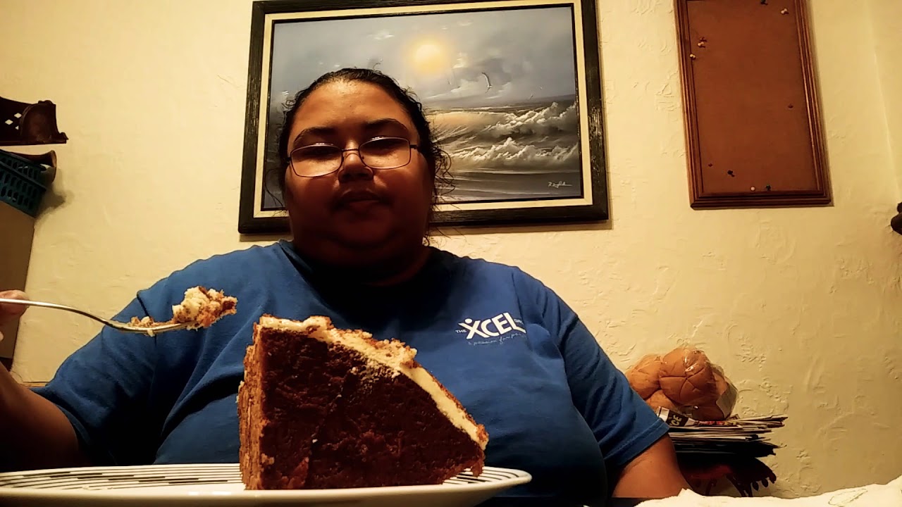 SAMS CLUB CARROT CAKE MUKBANG // VERY GOOD // FIRST MUKBANG - YouTube