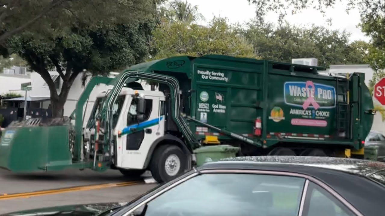 0155522 dumping bins in a rush - YouTube