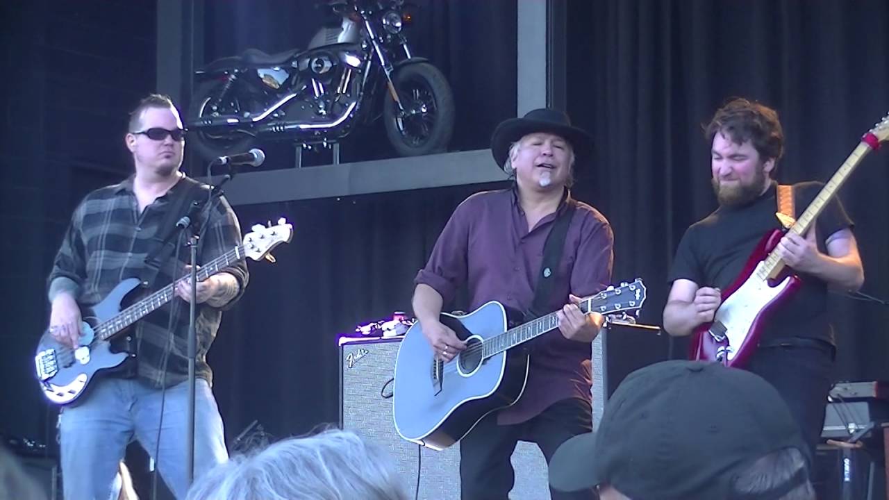 Sam Llanas-Closer To Free live in Milwaukee, WI 7-1-16 - YouTube