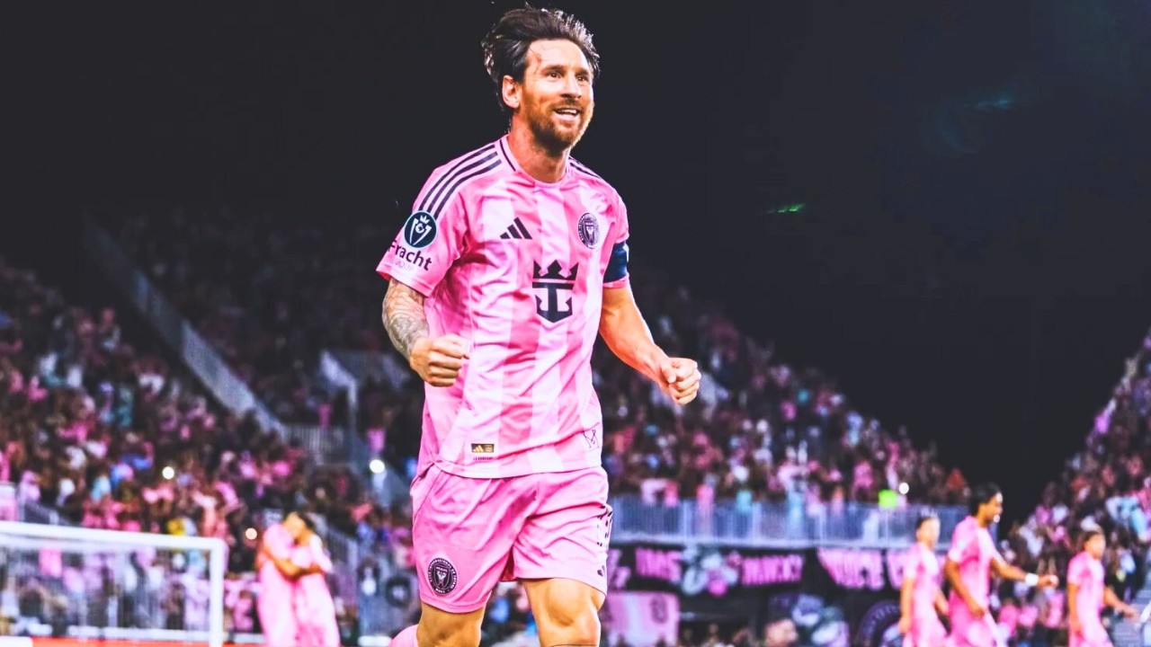 Lionel Messi - Ultimate Messiah Skills 2025 - YouTube