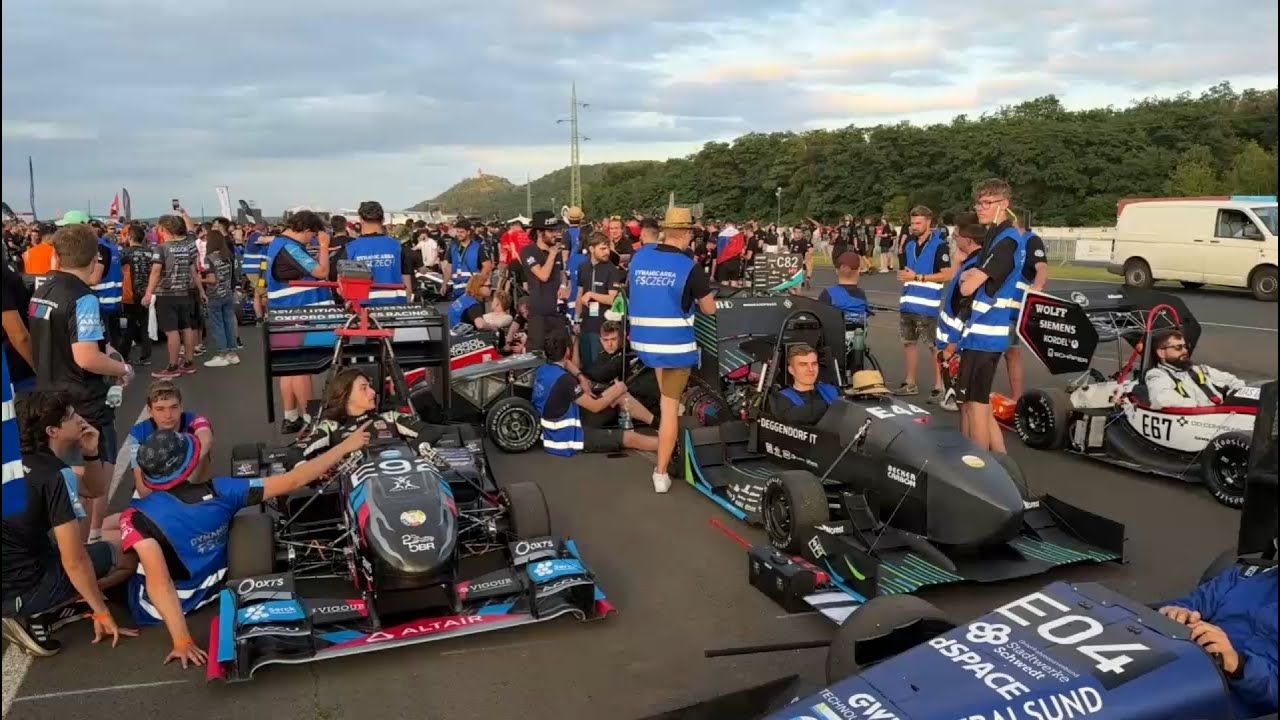 Formula Student Cehia. O echipa din România a prezentat un monopost ...