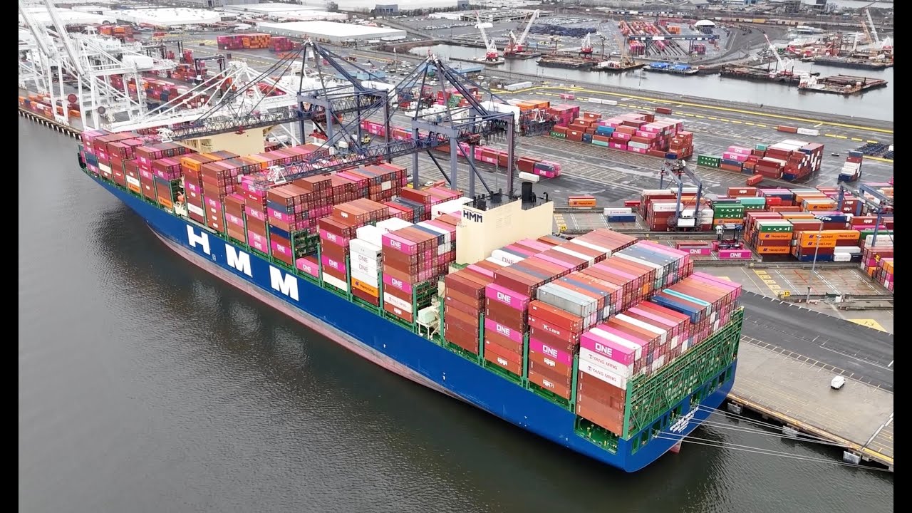 🚢 HMM Amethyst Loading & Unloading at Port Liberty, NJ 📦 - YouTube