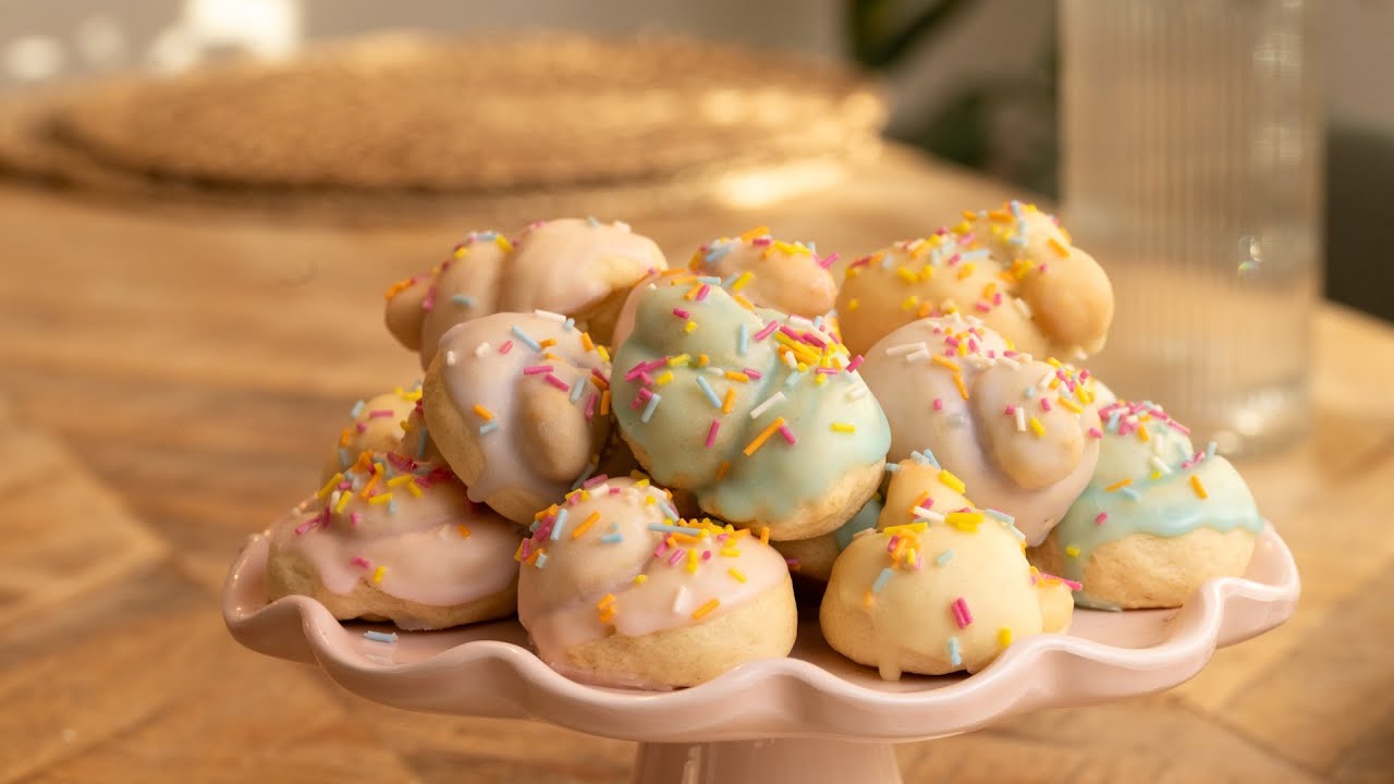 Uncinetti: The Italian Cookies You Should Always Serve on Easter - YouTube