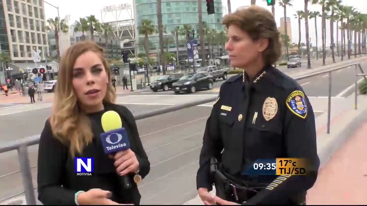 ESTEPHANIA BAEZ LLEGADA DONALD TRUMP SAN DIEGO - YouTube