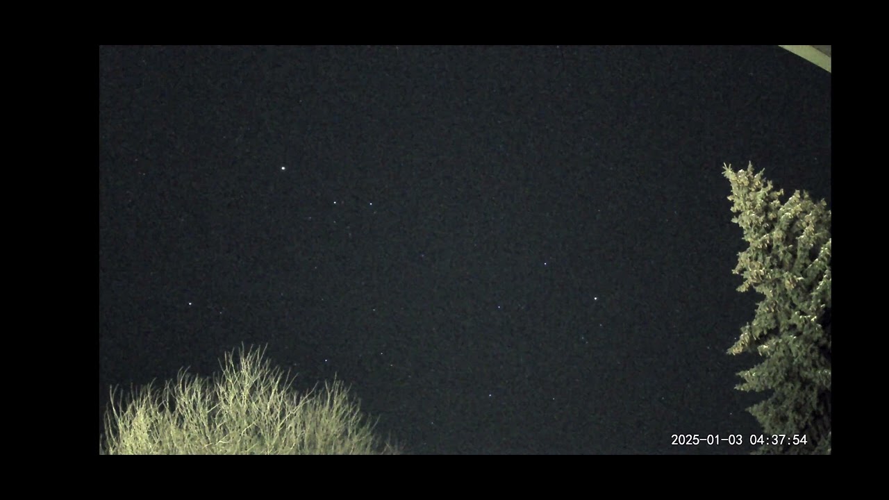 Two falling stars morning of January 3rd. - YouTube