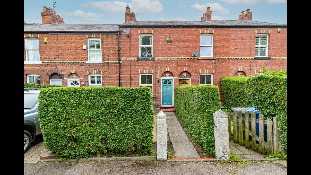 Old Heyes Lane, Timperley - YouTube