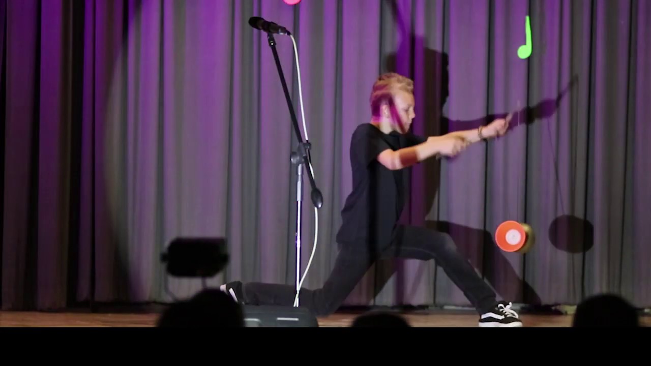 YoYoG performed on "Good Feeling" with his Flying Yo-yo / Giant Yoyo ...