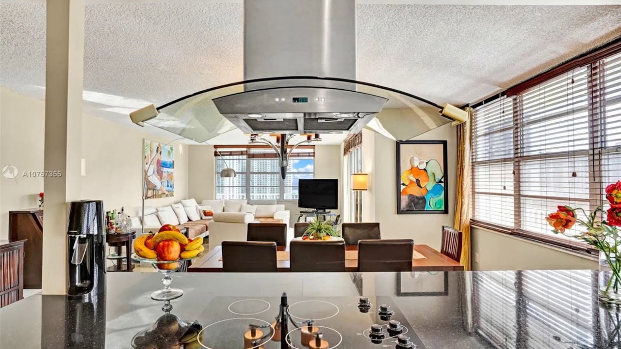 Beautiful condo - YouTube