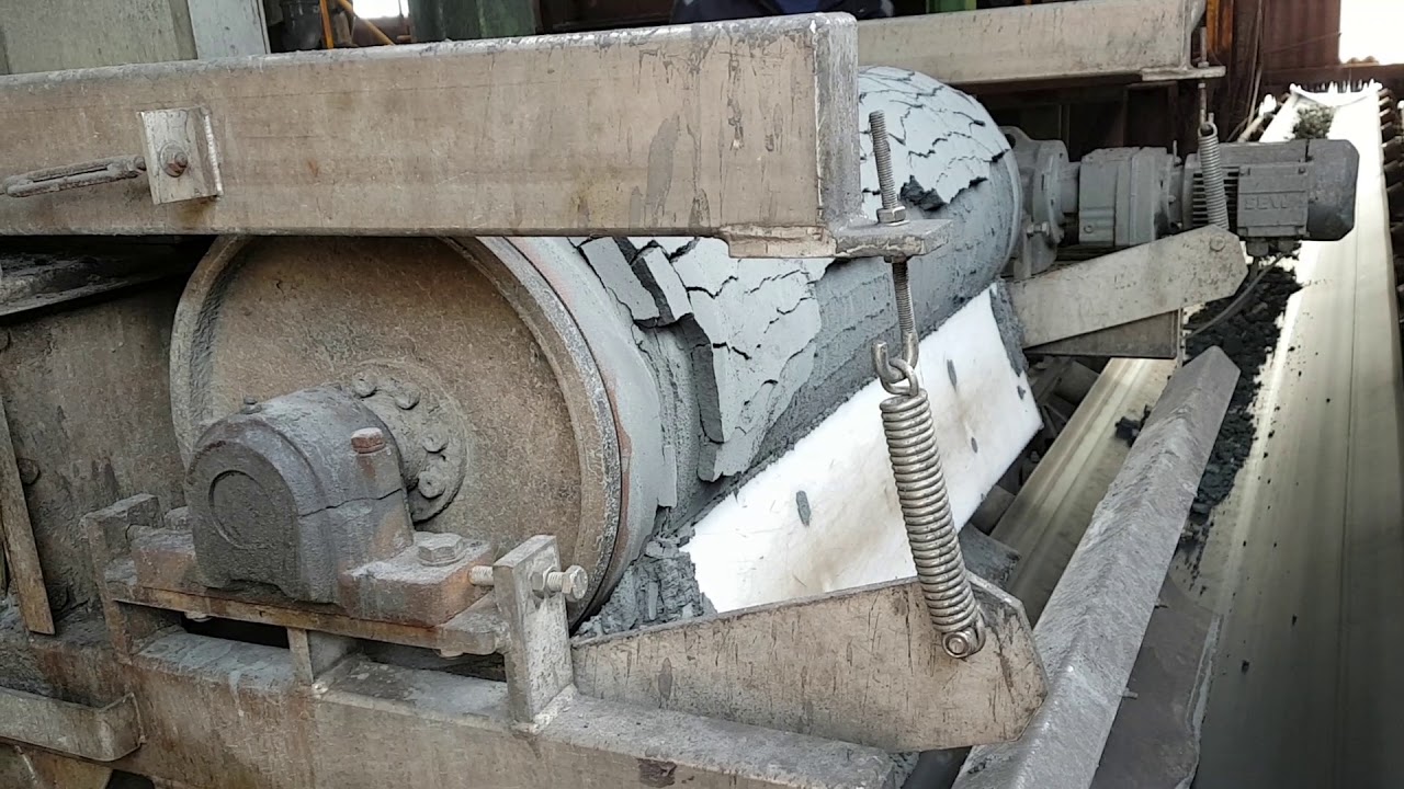 Vacuumbeltfilter dewatering iron sludge - YouTube