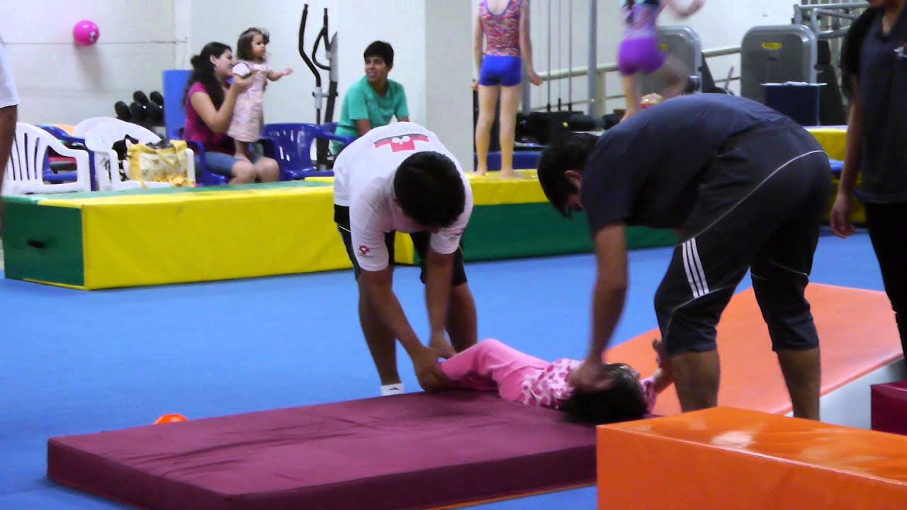 Niños rodando 03 en Koala Psicomotricidad Koala Kids Club - YouTube