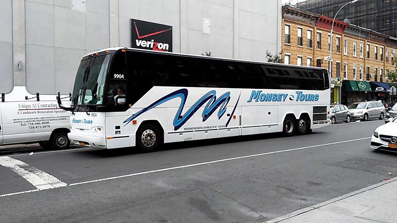 Monsey Tour Bus is on task - YouTube
