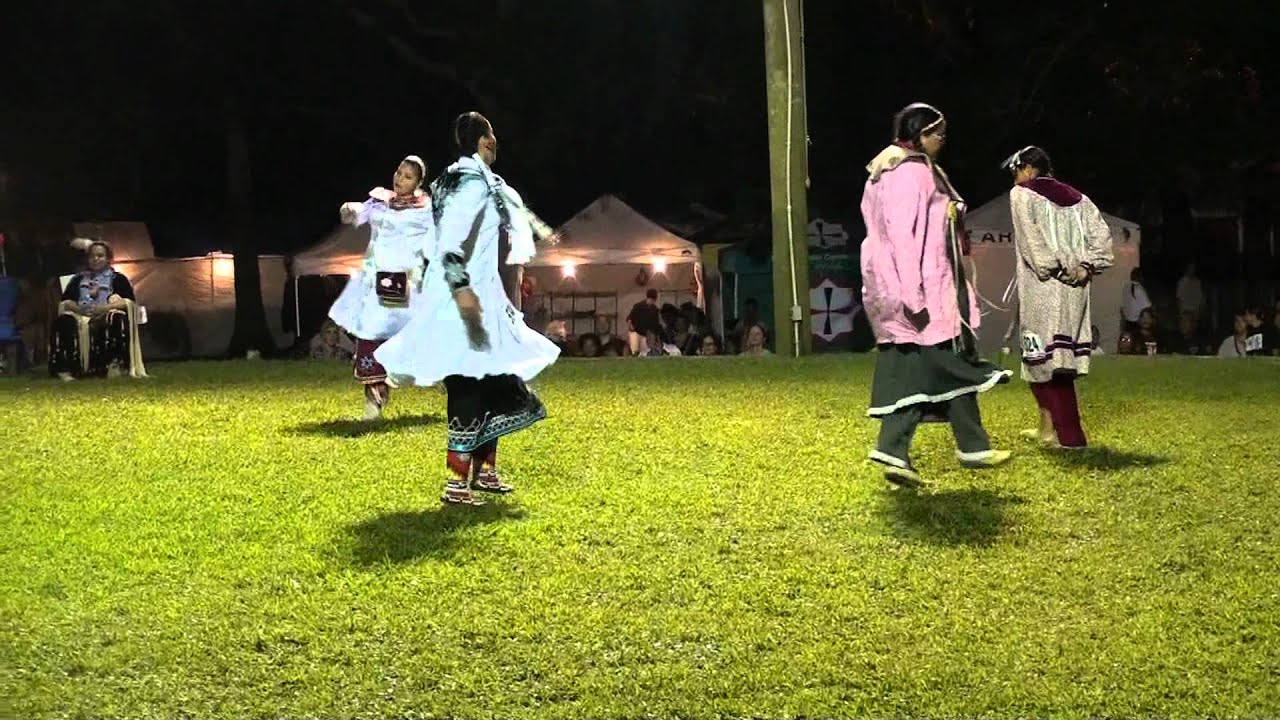 Smoke Dance at Shinnecock Powwow 2012 - YouTube