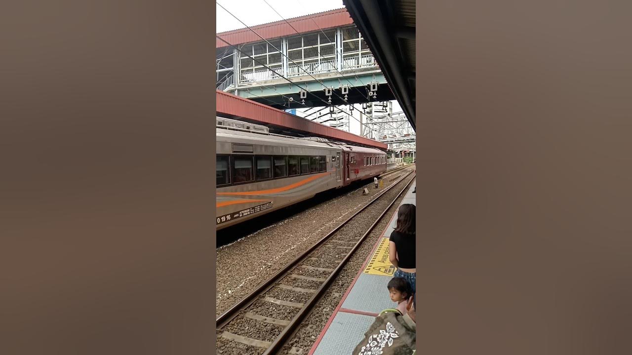 KLB Posko membawa rangkaian ex KA JAVA PRIORITY, kirim rangkaian ke ...