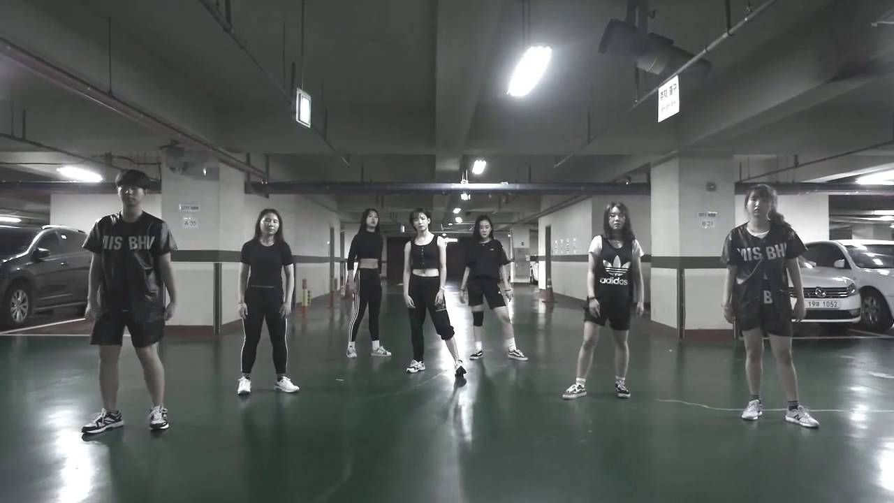 SM DANCE ACADEMY (불타오르네 - 방탄소년단) - YouTube