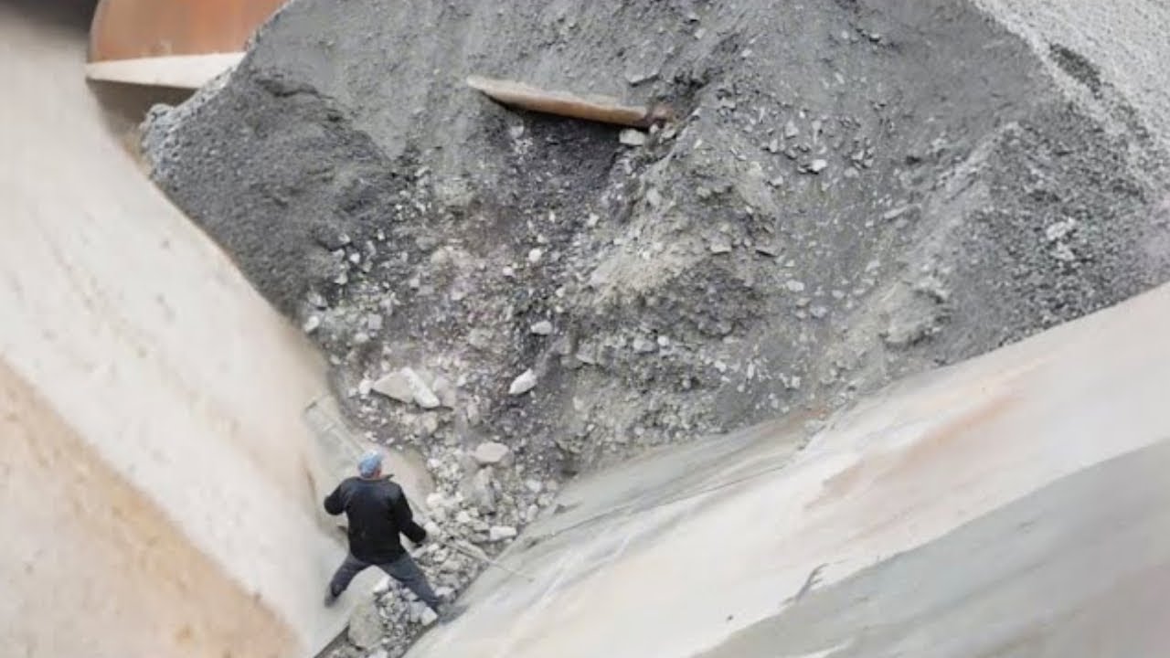 Dangerous Work - Unloading Of Cargo From A Ship, With Rocks Flying ...