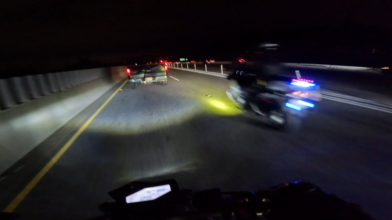 ~ Splitting with a MotoCop 👮 on the 91 FasTrak - YouTube
