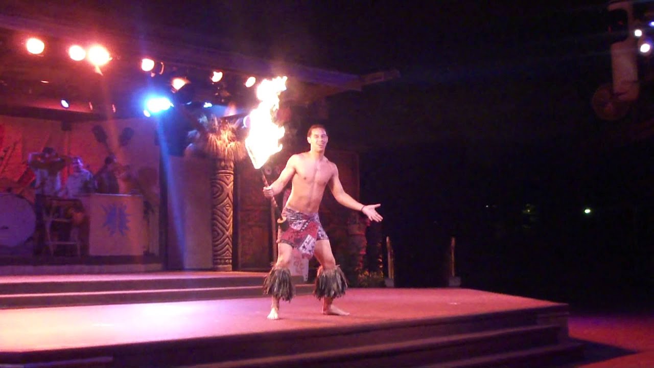 Fire dancer, Spirit of Aloha - YouTube