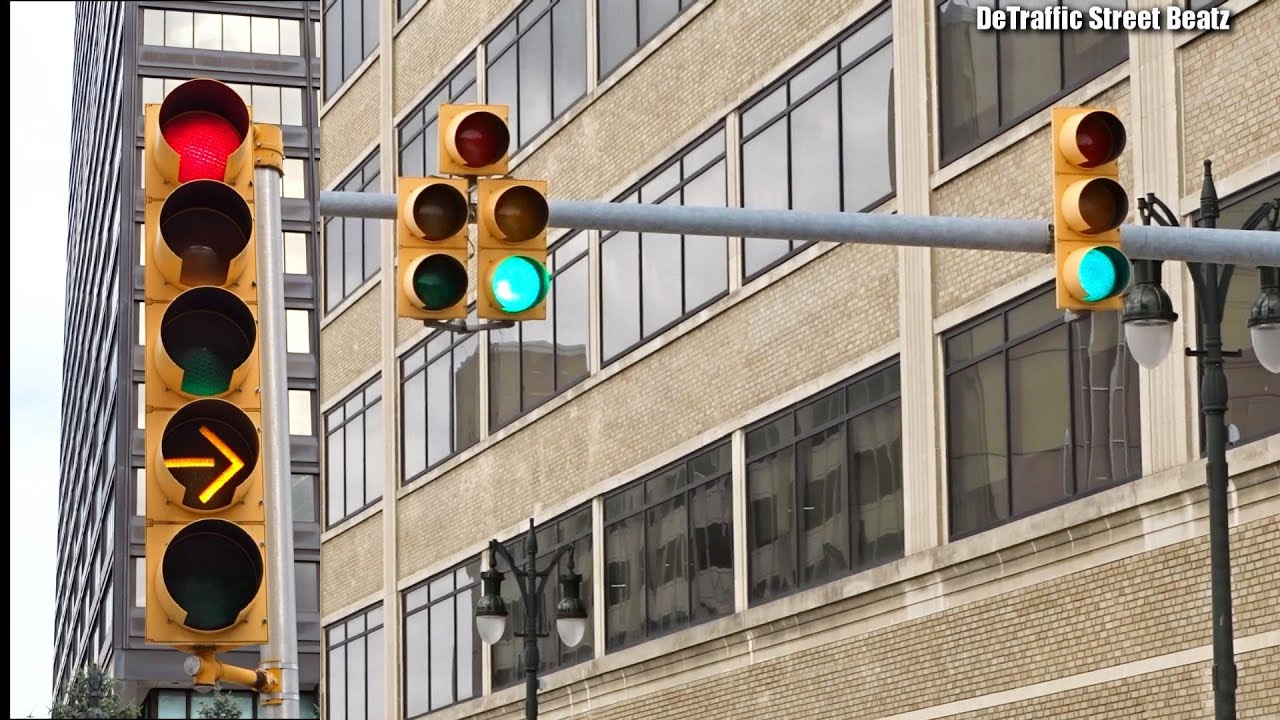 Dog House Traffic Lights & 5 Section Beacon Signals | 3rd Ave & Beech ...