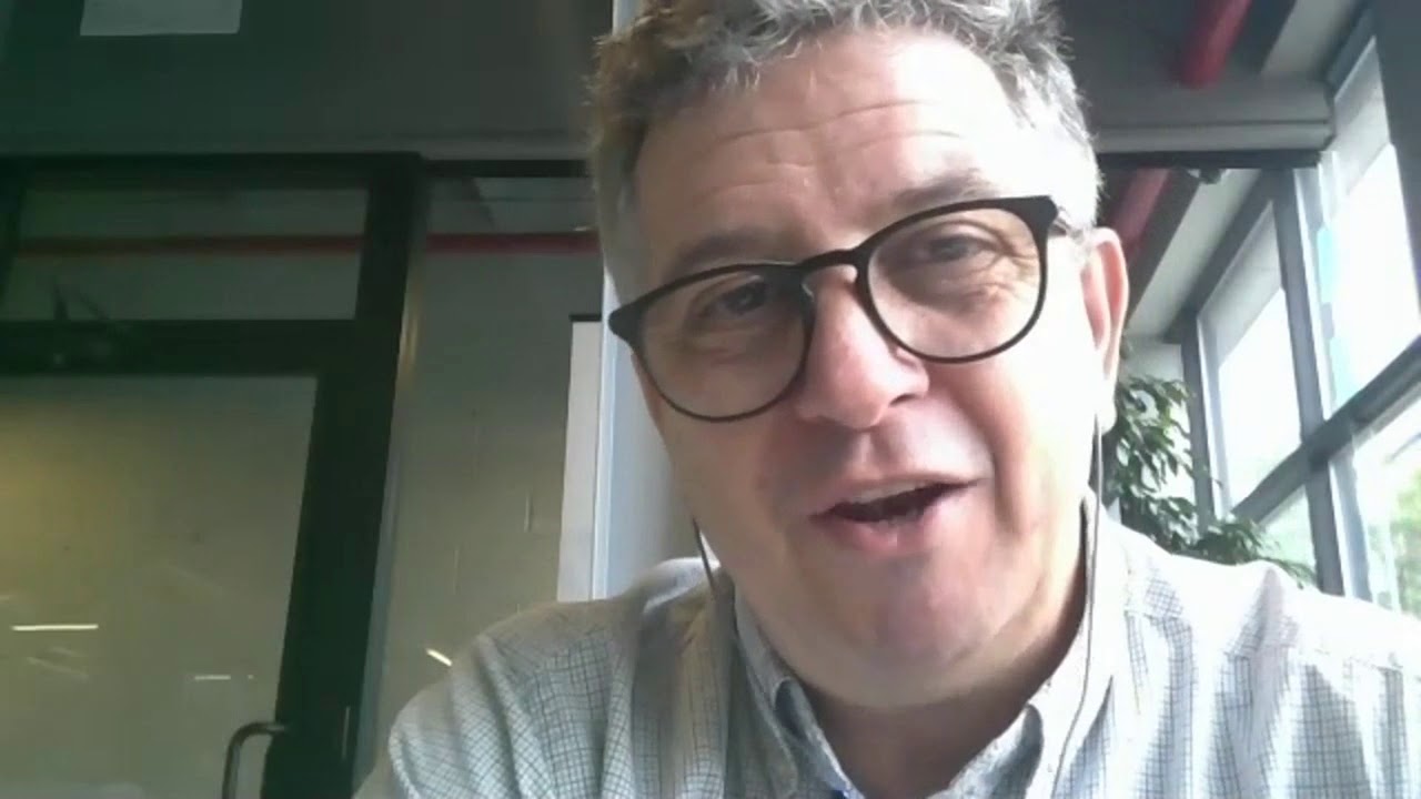 Graeme Simpson - Ways Young Peacebuilders Build Peace - YouTube