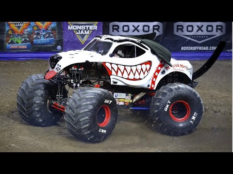 MONSTER JAM SHOW 8/5/23 FREESTYLE SEGMENT - YouTube