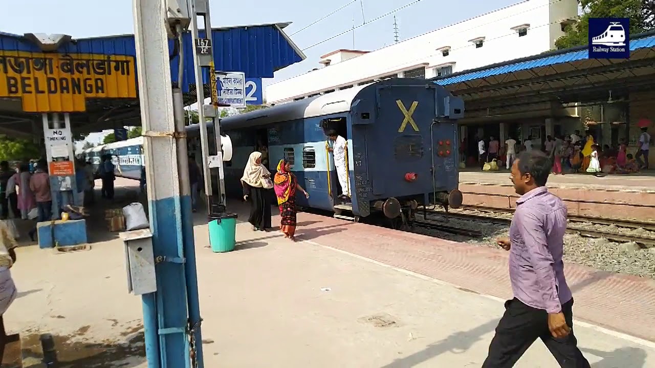 Over loaded train at beldanga station|| murshidabad||west bengal. - YouTube