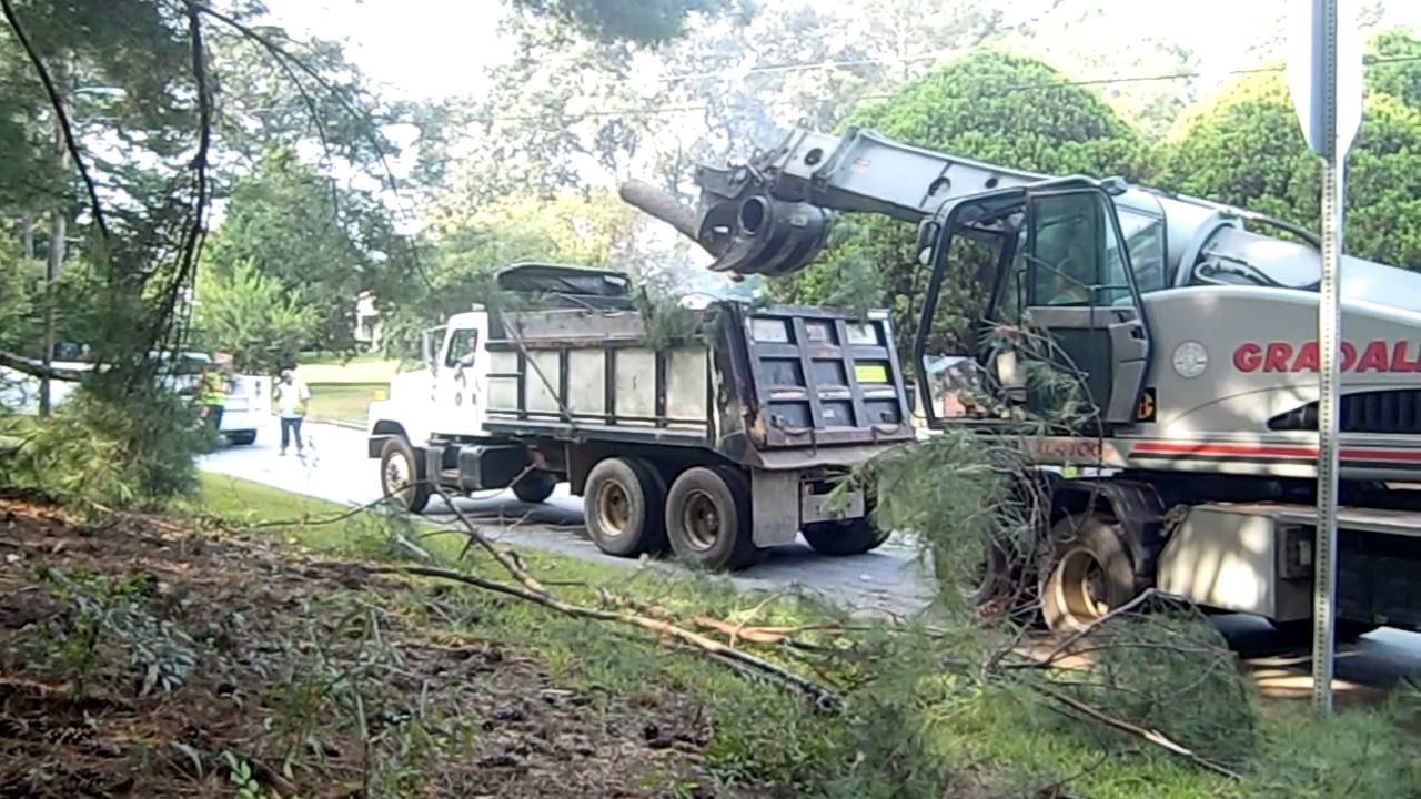 Giant Grabber Removes Fallen Tree Branch - YouTube