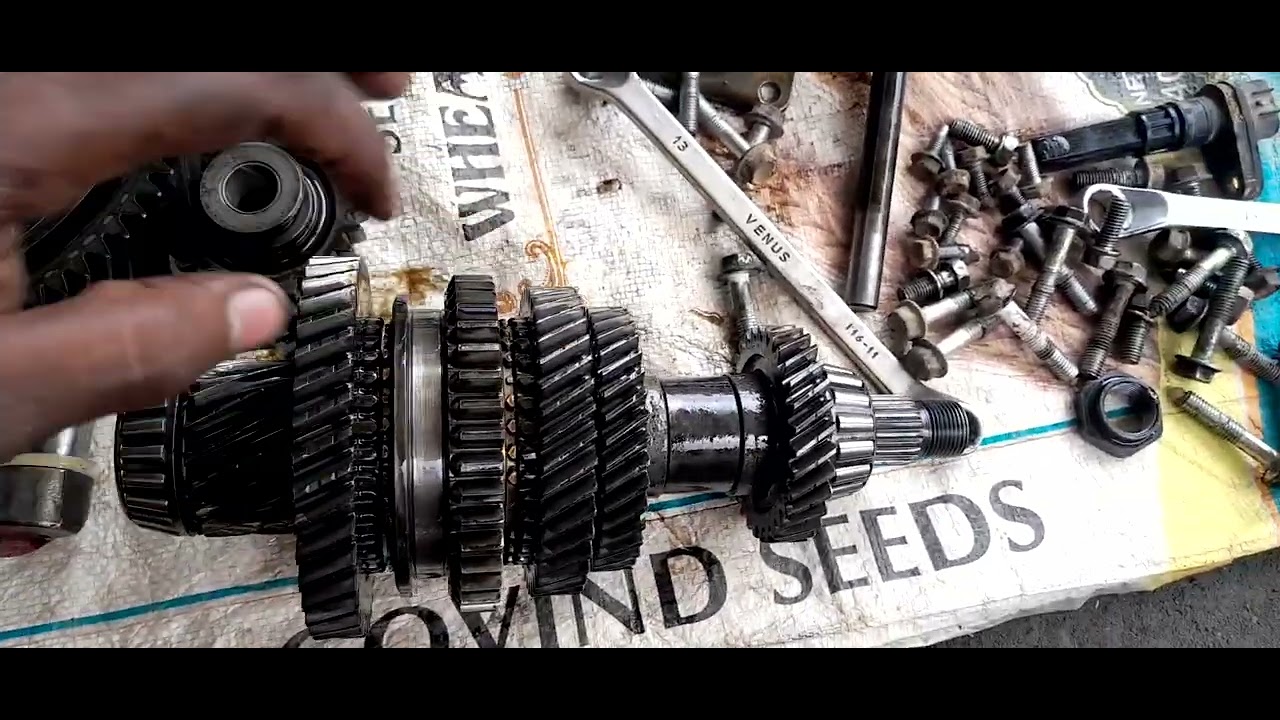 Maruti Suzuki Swift gear box opening fitting - YouTube