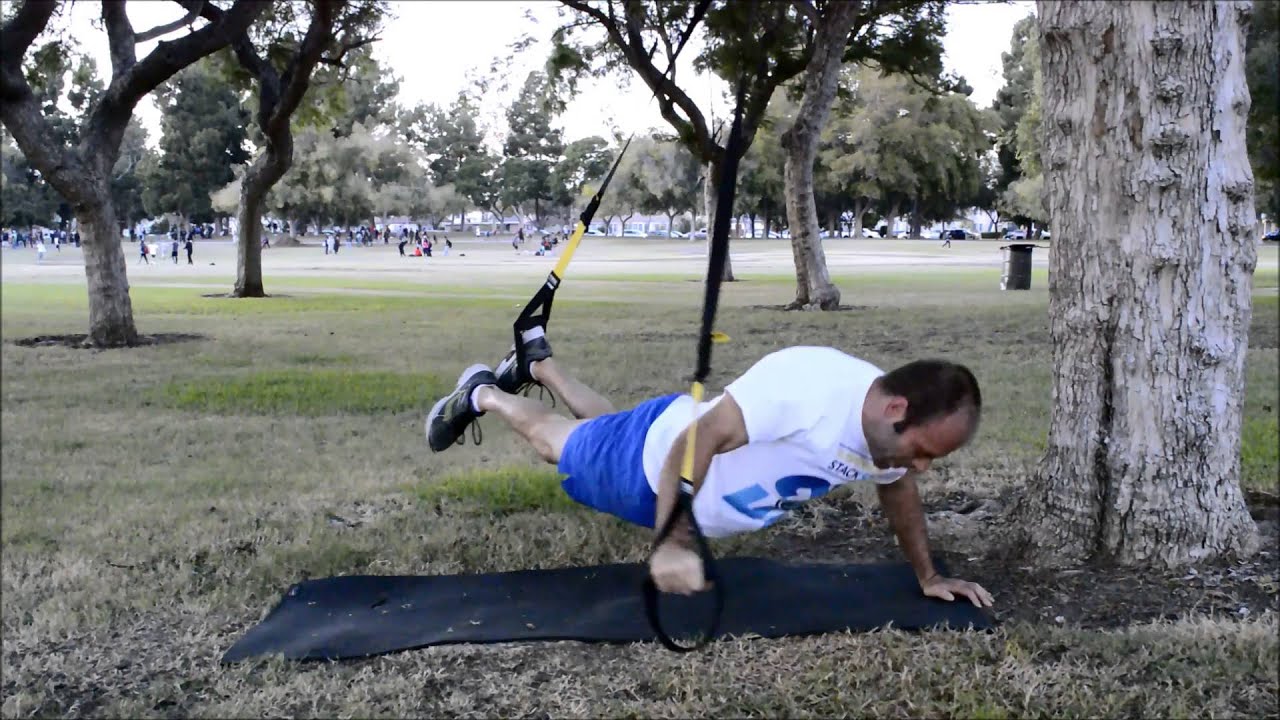 TRX Split Staggered Push Up Atomic Crunch - YouTube