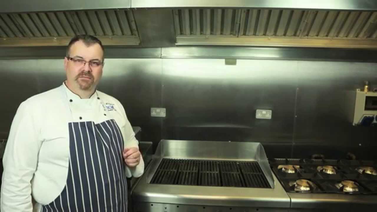 Lincat Opus 700 chargrill cleaning - YouTube