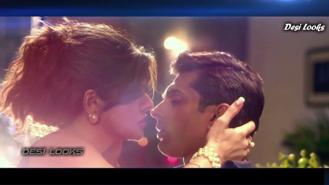 Hate Story 4 Zareen Khan Hot Intimate Scenes In Wajah Tum Ho Song Hd
