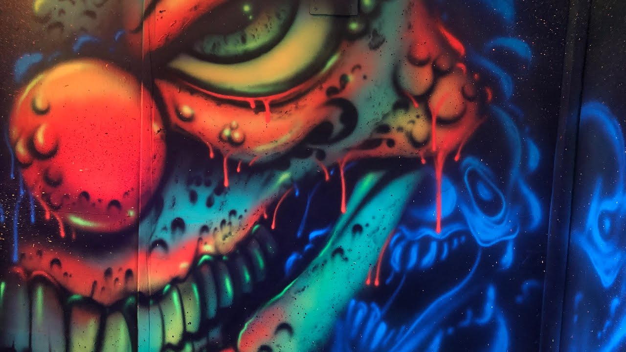 Airbrushing Black light 3D at Scream Acres, Atkins, Iowa 2019, Day 2 ...